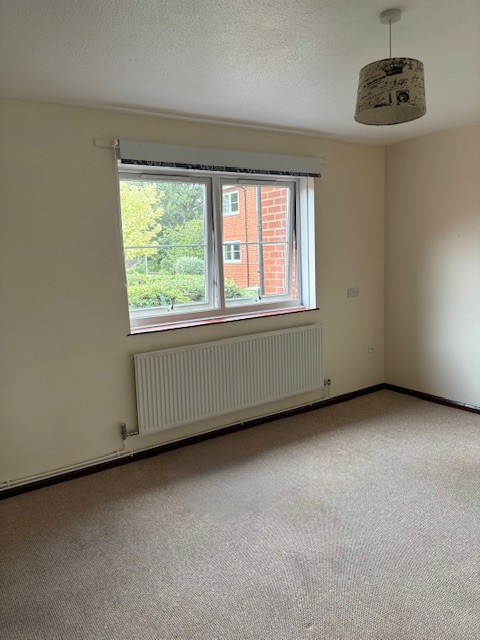 Studio For Rent in Newent, Gloucestershire